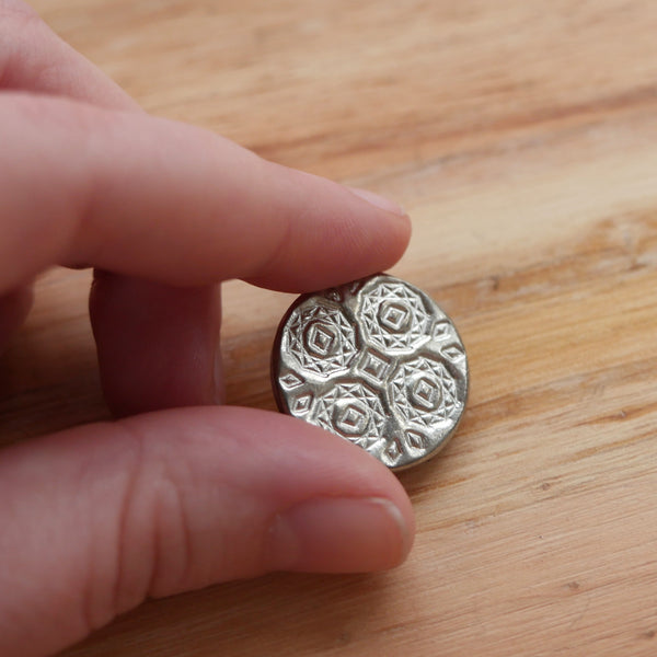 7/8" Diamond-Hex Button – Townsends